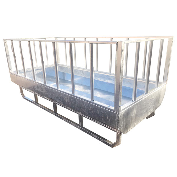 Livestock Hay Feeders & Feeding Troughs